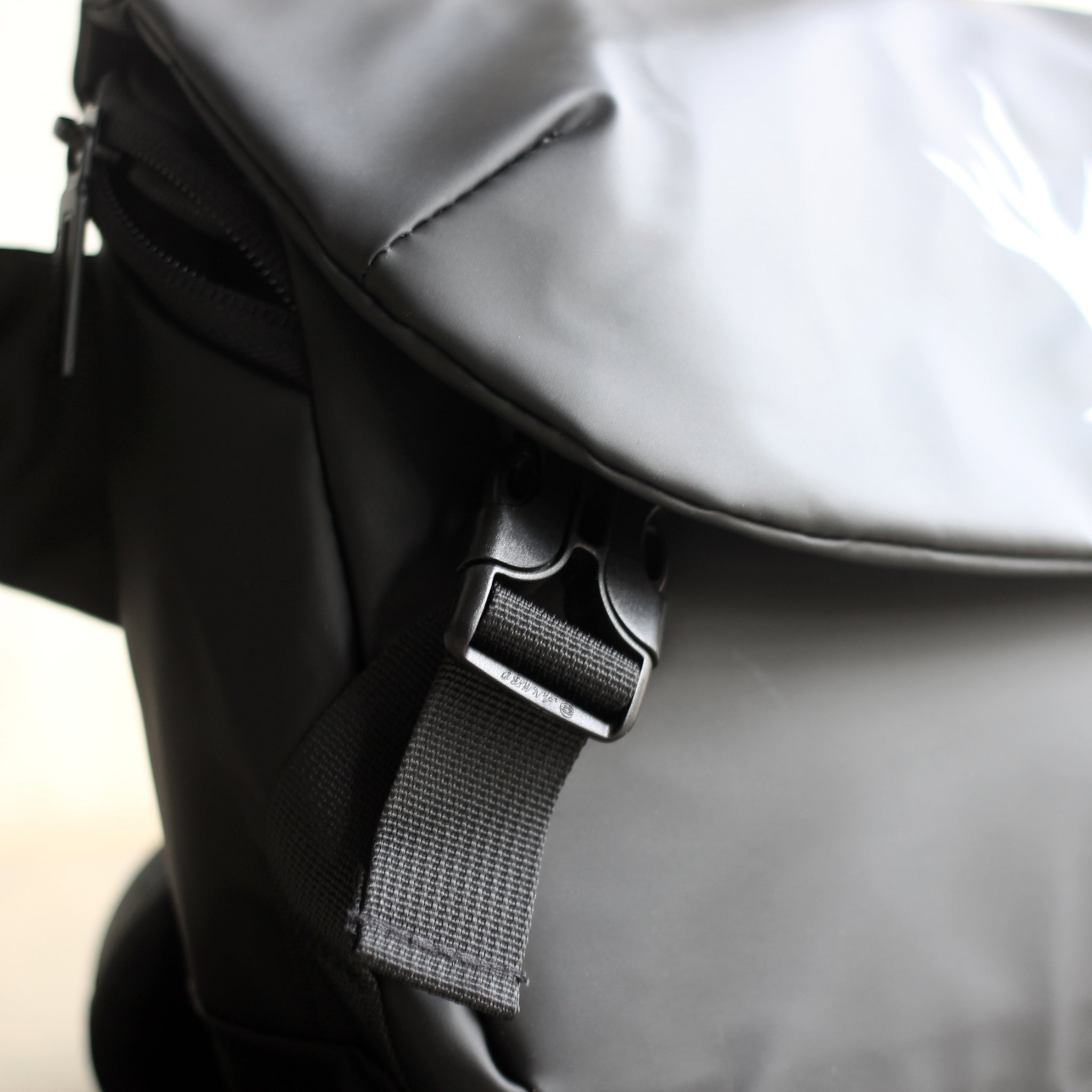 Waterproof Altitude Shoulder Pack – Tempre